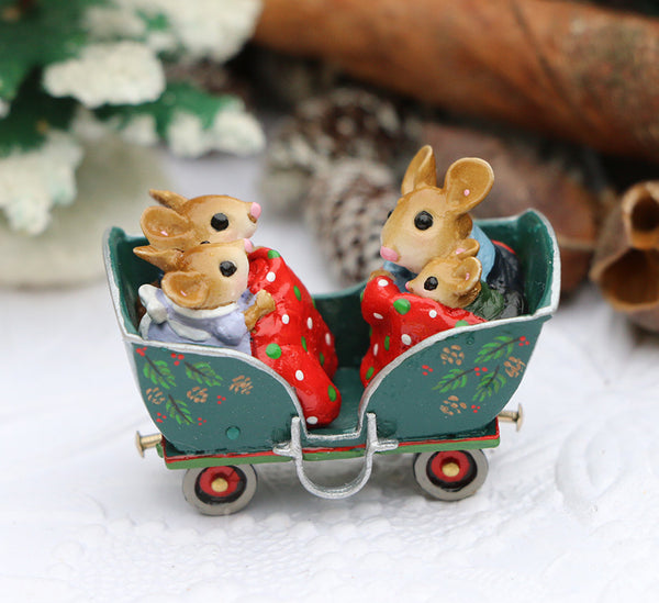 Cozy Carriage - Wee Forest Folk